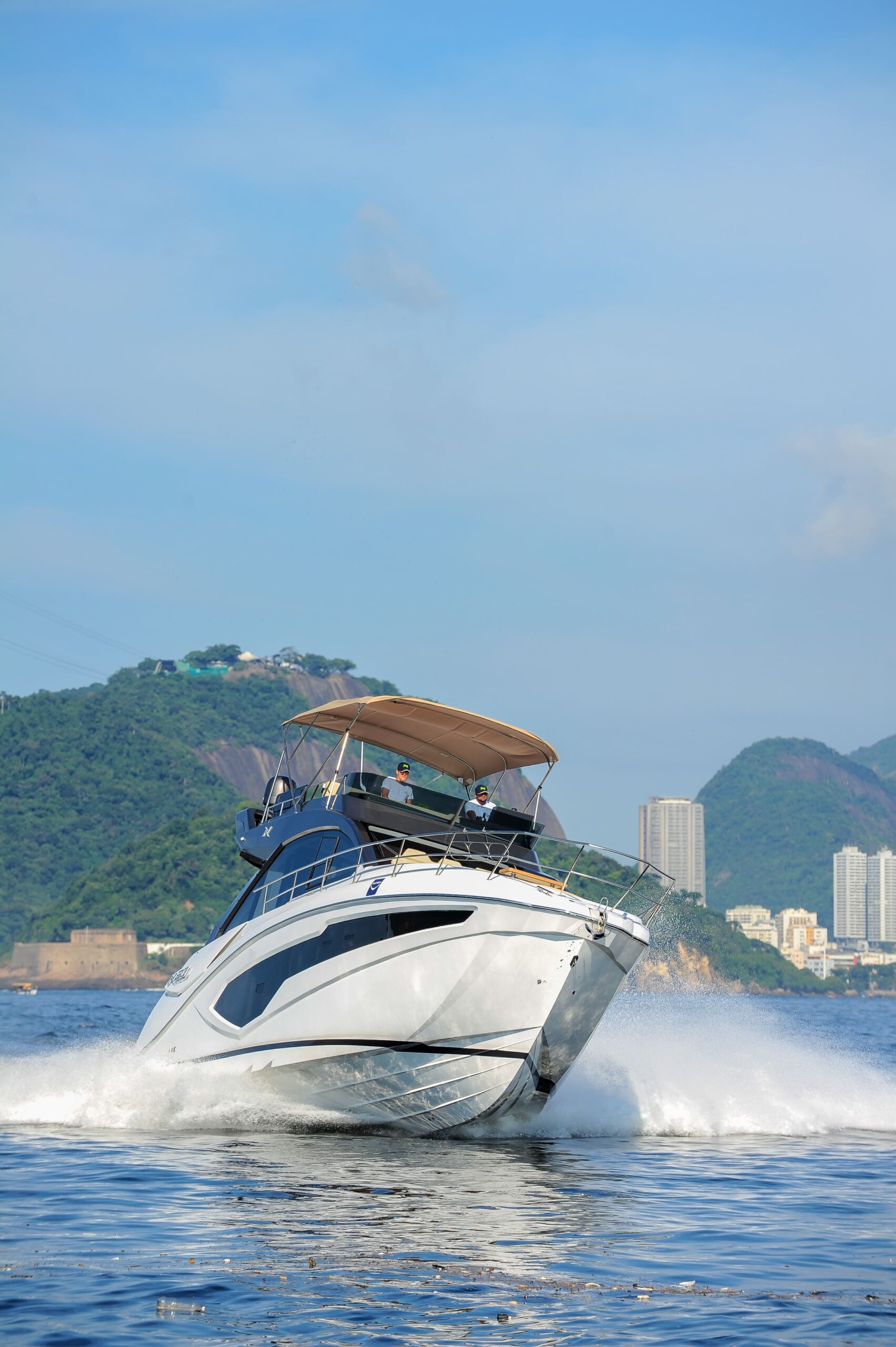 NX50 INVICTUS FLY - NX Boats - Design, conforto e performance