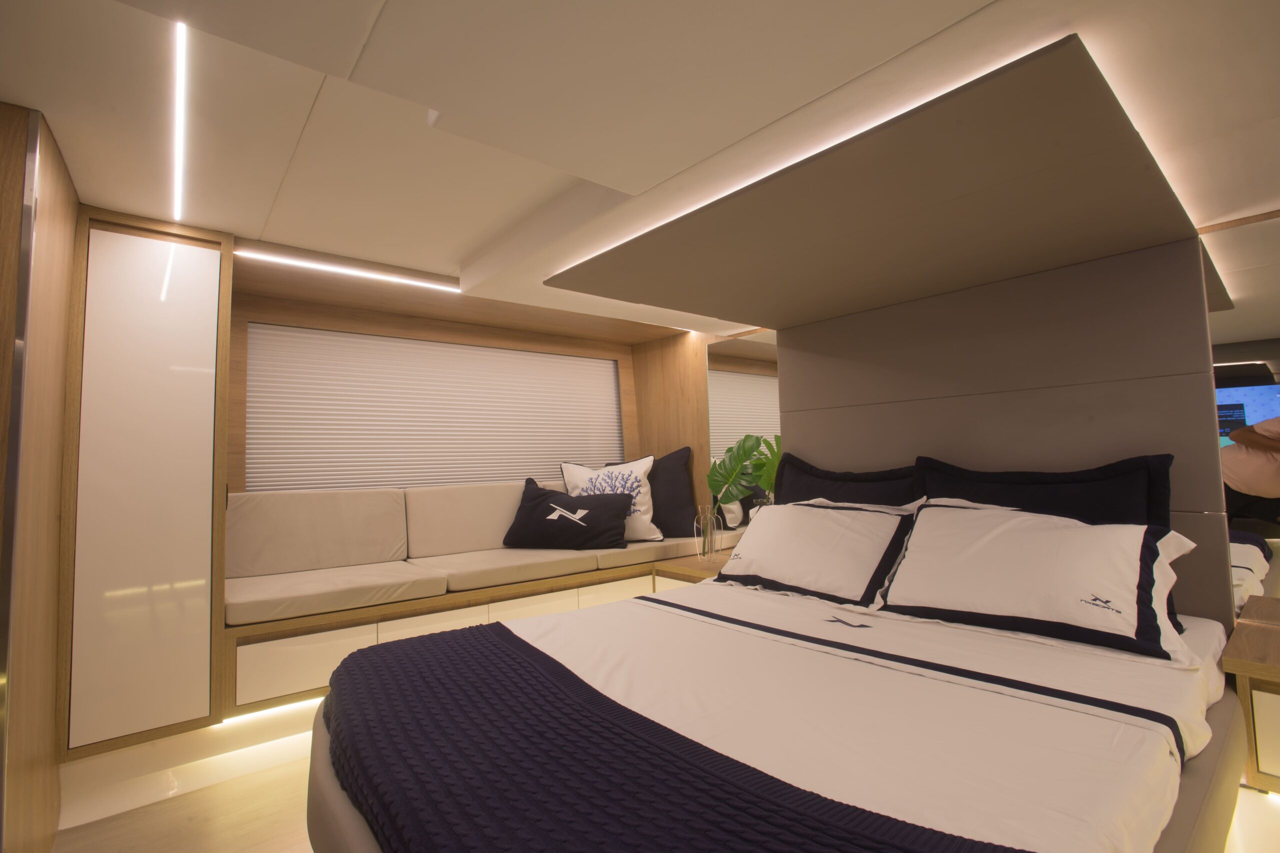 NX50 INVICTUS FLY - NX Boats - Design, conforto e performance
