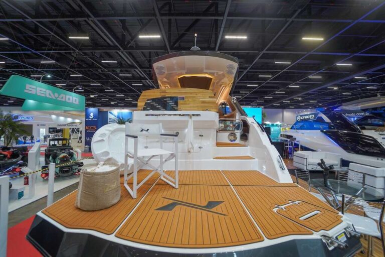 Lancha NX 400 HT Horizon: conheça essa preciosidade